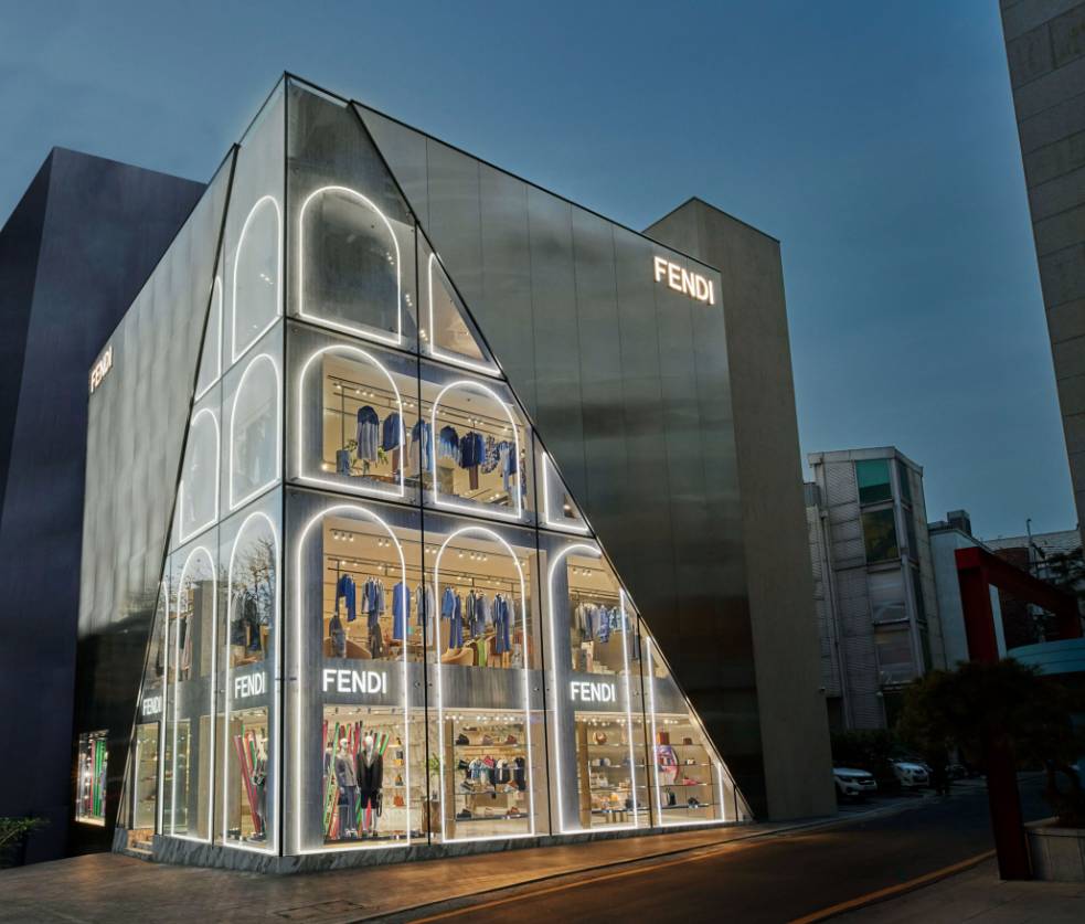 FENDI首爾首間旗艦店開幕 ｜宋慧喬、李敏鎬盛裝現身 | Fashion | Madame Figaro Hong Kong
