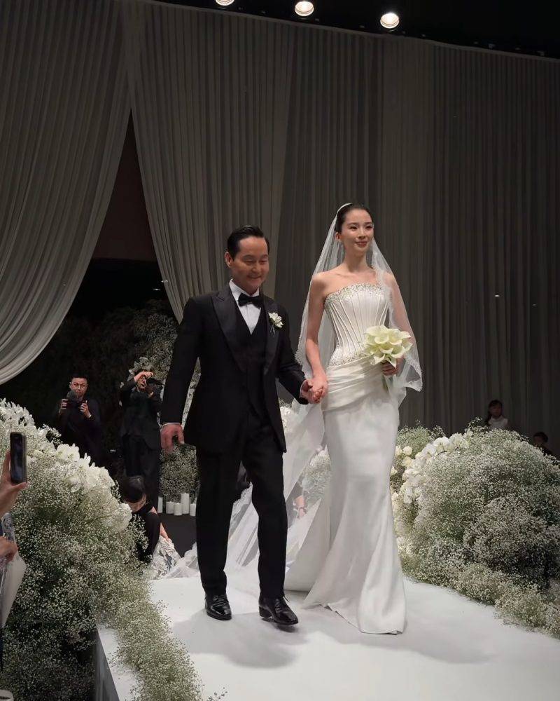 Irene Kim結婚現場如時裝騷：一連四套夢幻造型羡煞旁人成婚紗造型指南 | Fashion | Madame Figaro Hong Kong